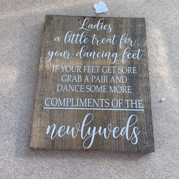 Party Supplies | Wooden Wedding Sign And Flip Flops A Treat For Your ...